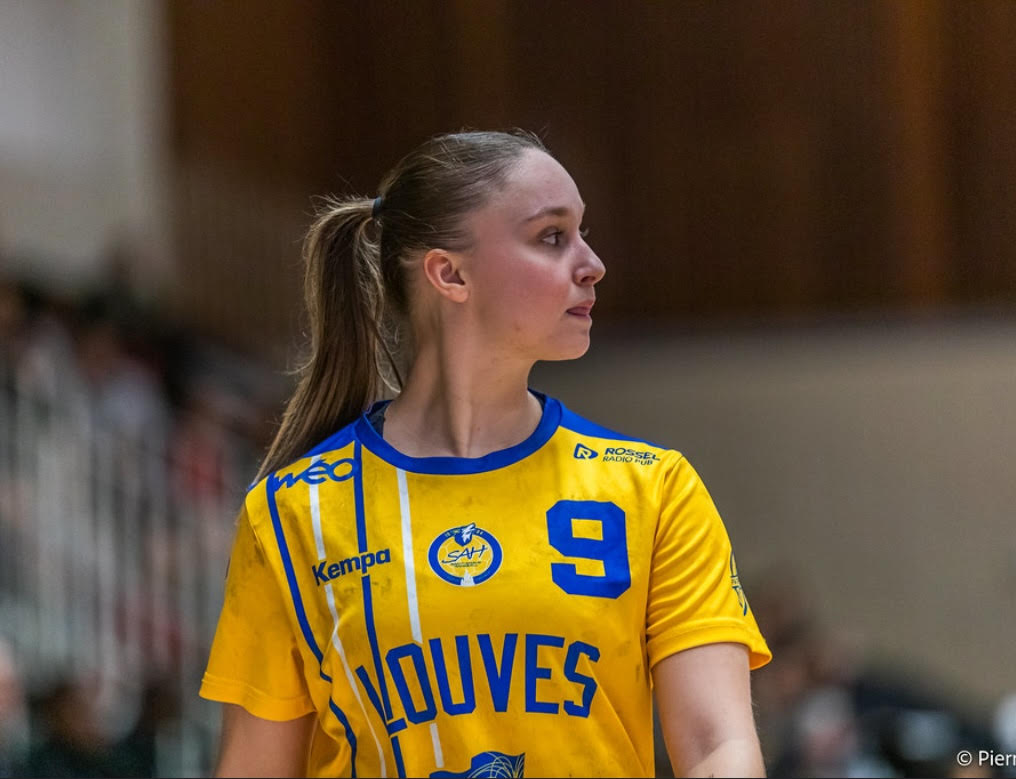 DONNA BAKKER A TROUVÉ SA PLACE À SAINT-AMAND | Handbalstartpunt - Dé handbalwebsite van Nederland